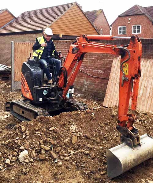 Digger Hire in Harpenden From £250 a Day | HH Muckers